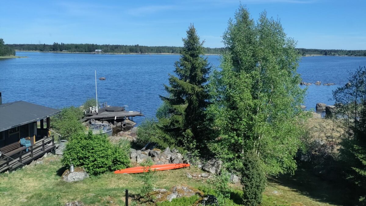 Myydään - Loma-asunto/pientalo/kiinteistö kokonaisuus meren rannalla ...